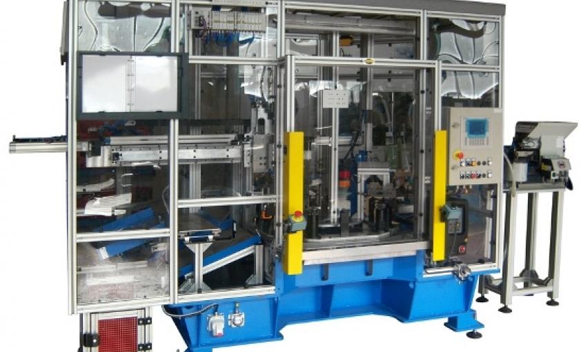 Latch and track screwing machine | AGME